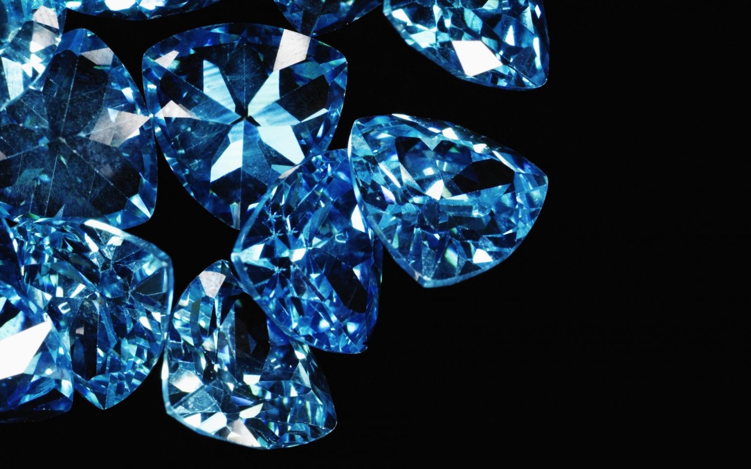 Un diamante azul de 31 millones – KISS FM