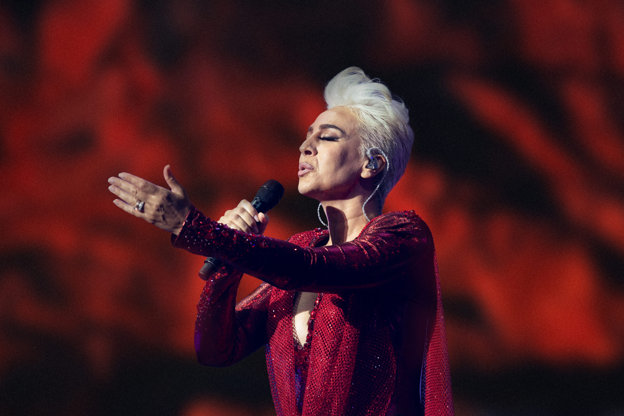 Mónica Naranjo: ruge «la pantera» en Starlite – KISS FM