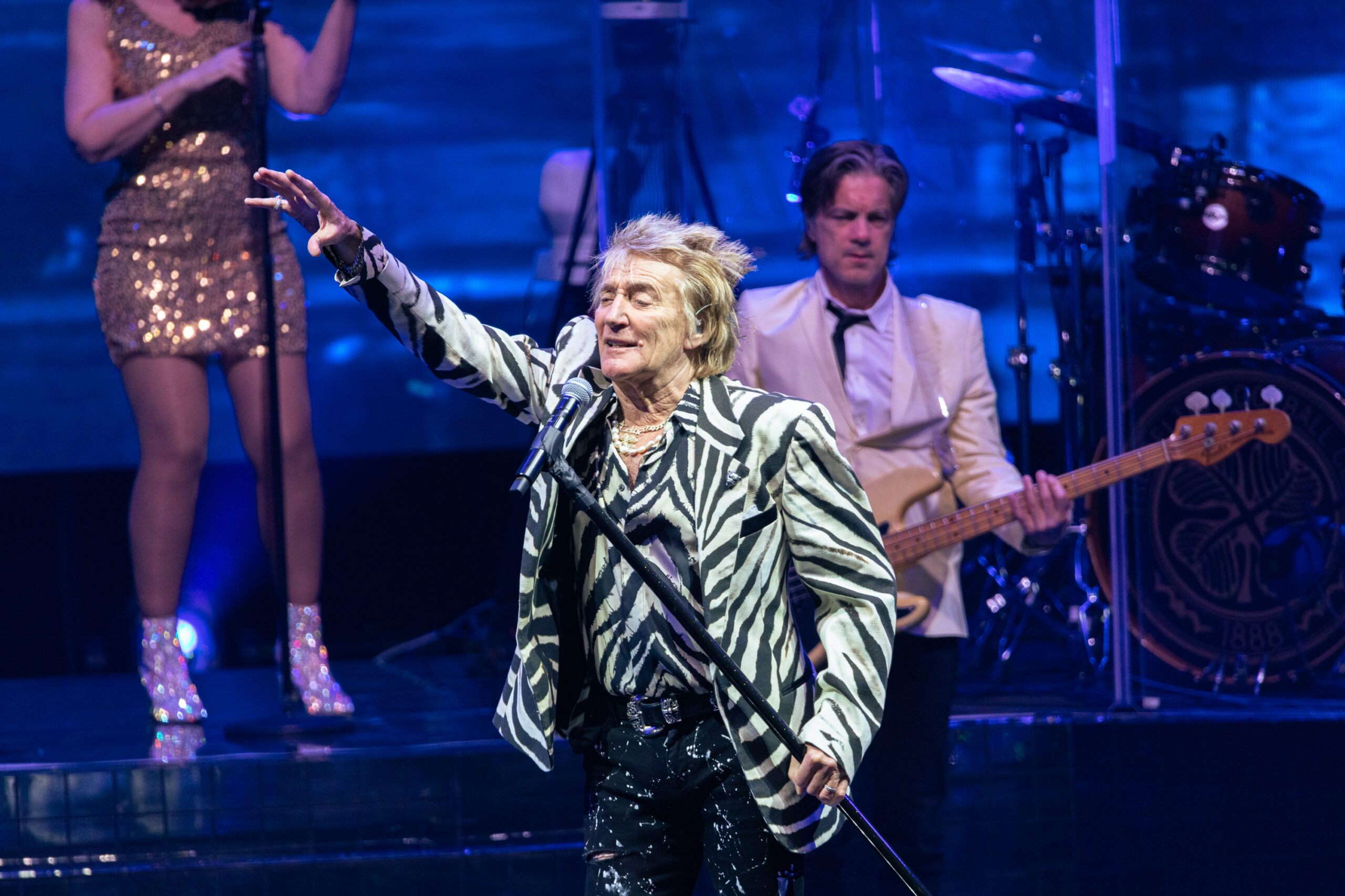 Rod Stewart triunfa en el arranque de Christmas by Starlite – KISS FM