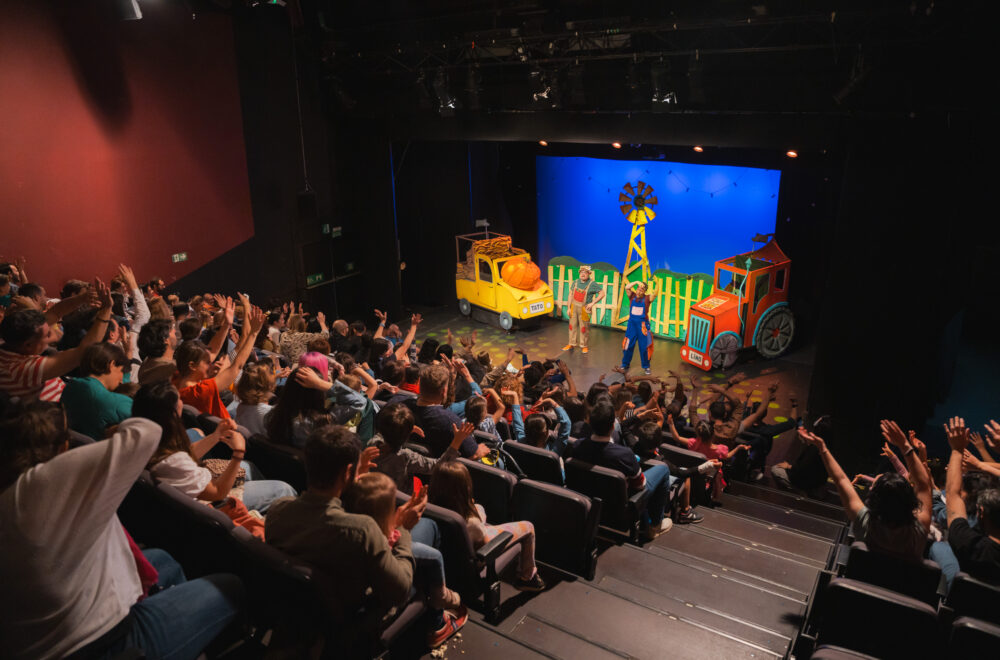 Los Teatros Luchana le dan la bienvenida a la primavera con el estreno ...